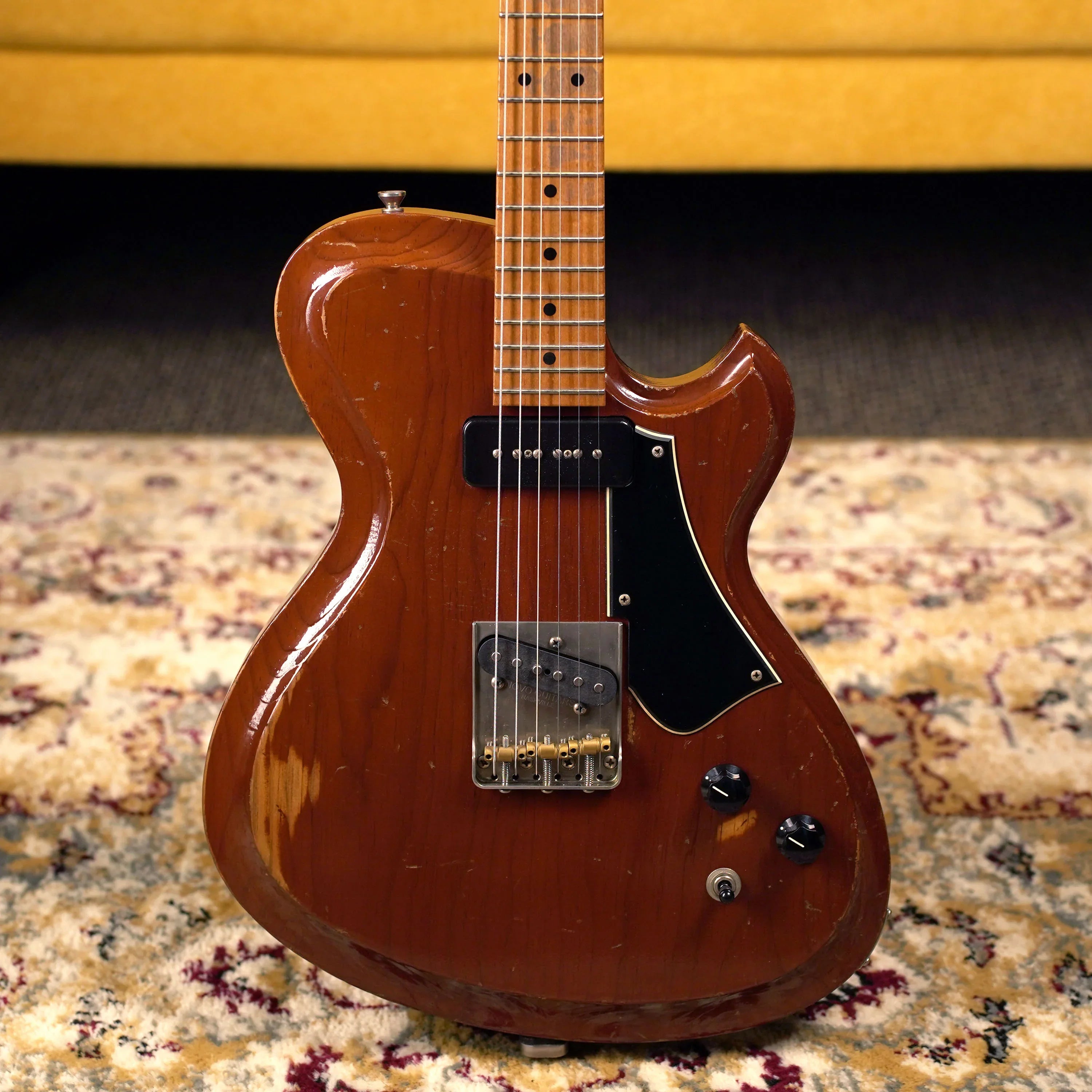 Novo Solus F2 - Mocha – High Voltage Guitars