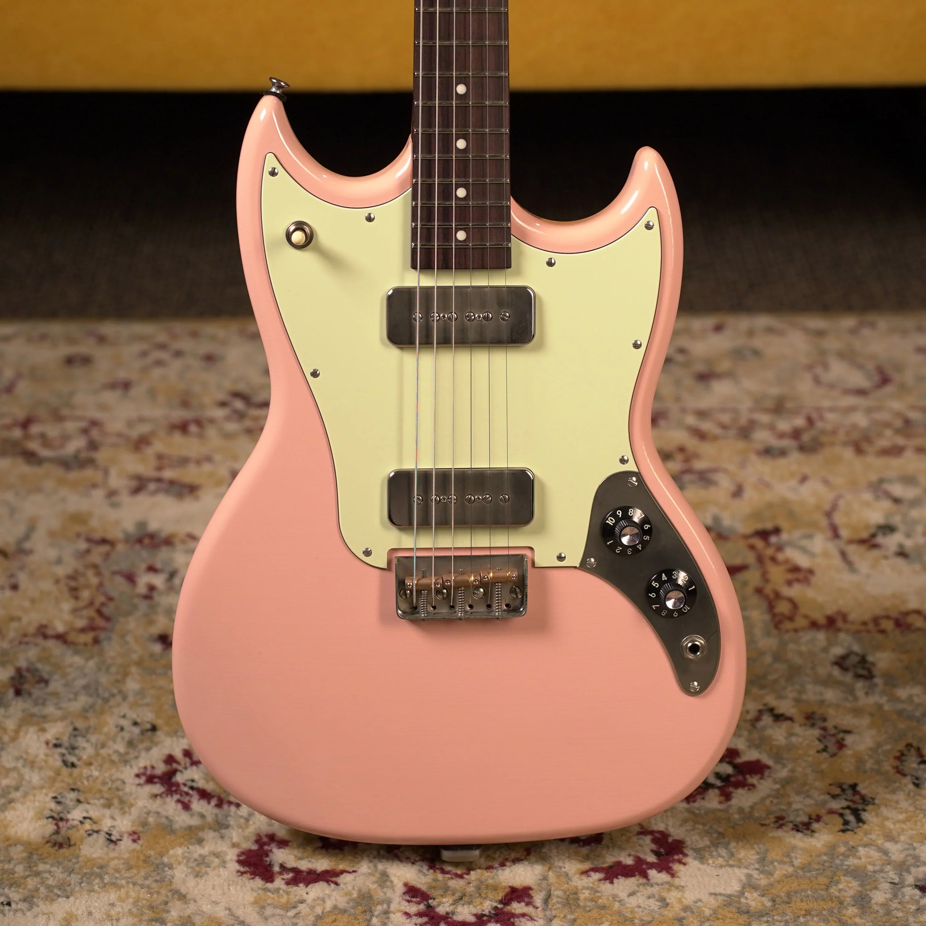 Frank Brothers Sonar - Shell Pink – High Voltage Guitars
