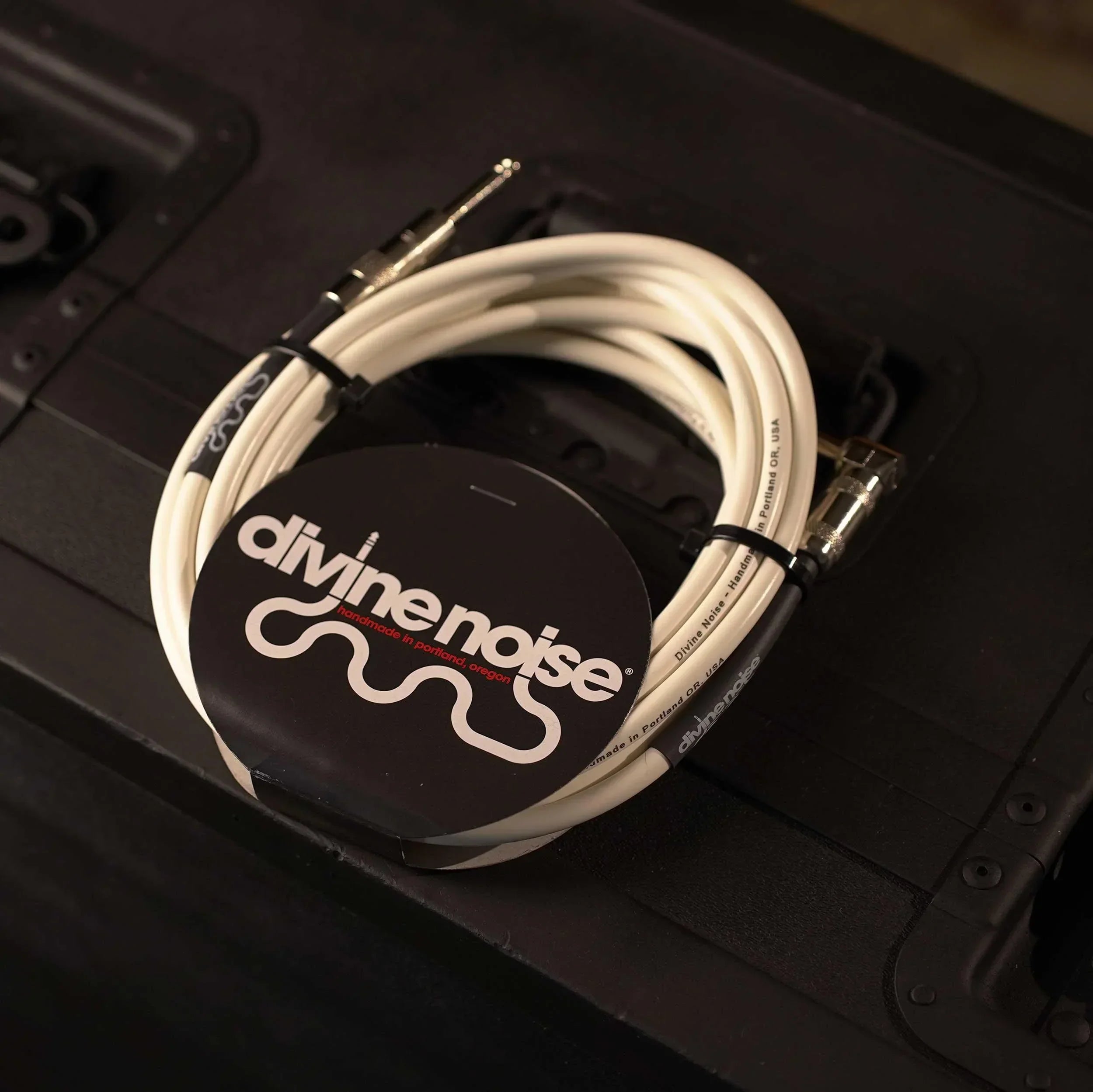 Divine Noise 20' Straight-Right Angle Instrument Cable - White – High ...